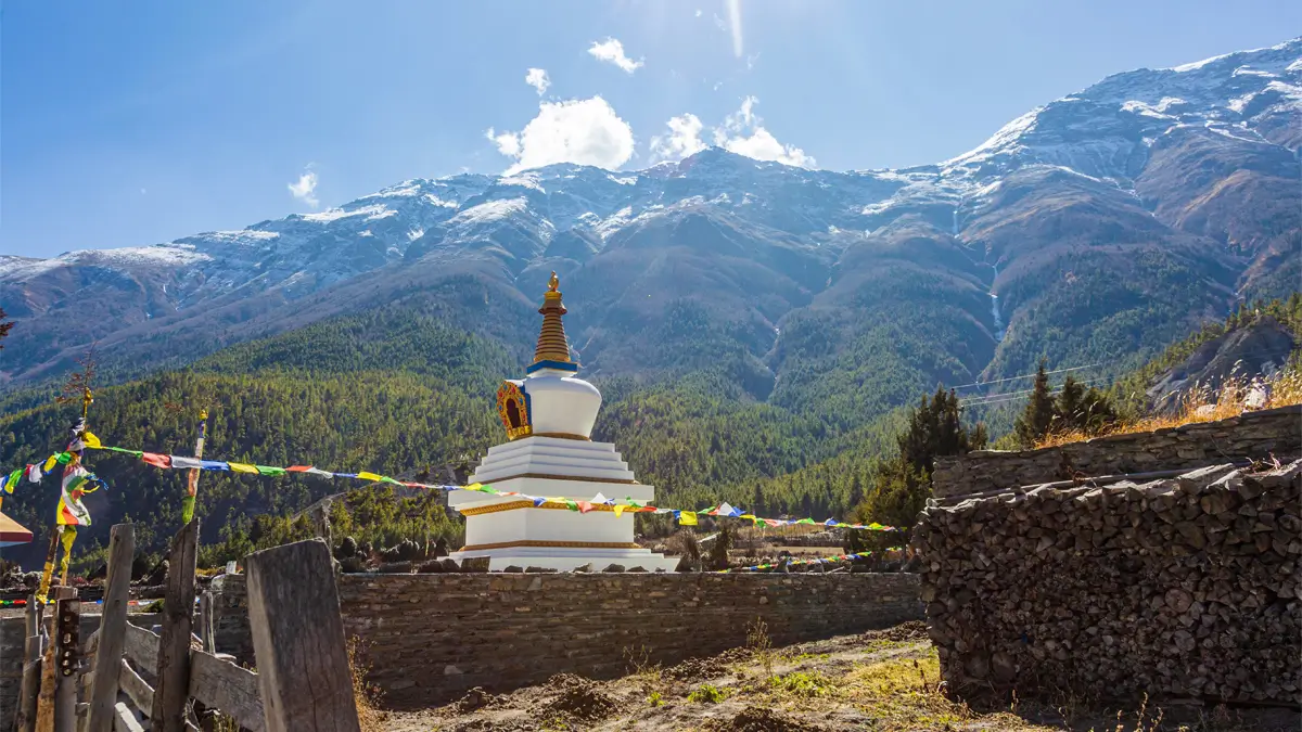 Annapurna Circuit Trek Guide 2026: Expert Tips & Routes